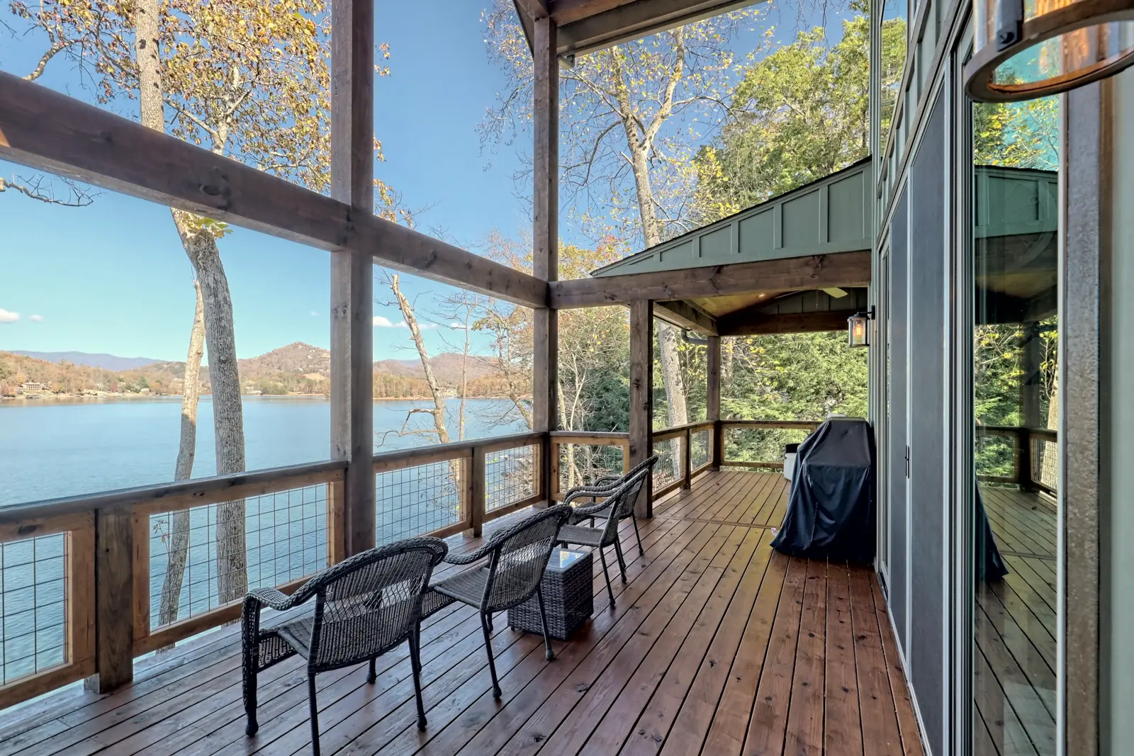 Lake Edge - Timberlake Custom Homes