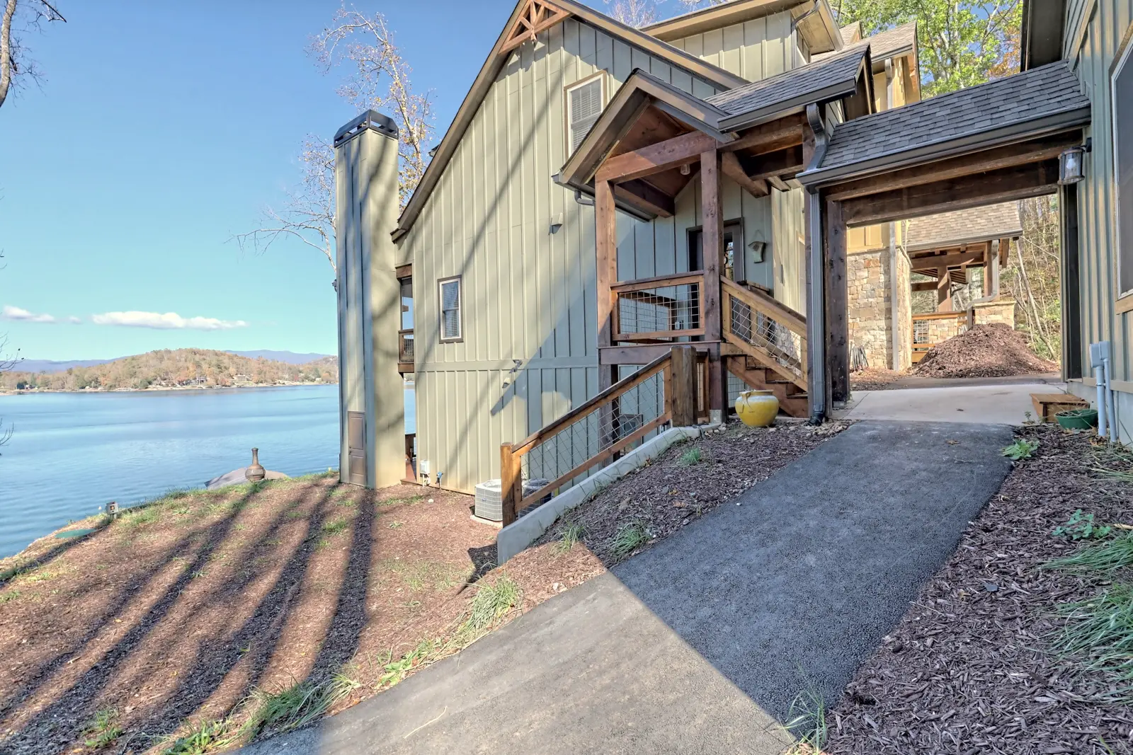 Lake Edge - Timberlake Custom Homes