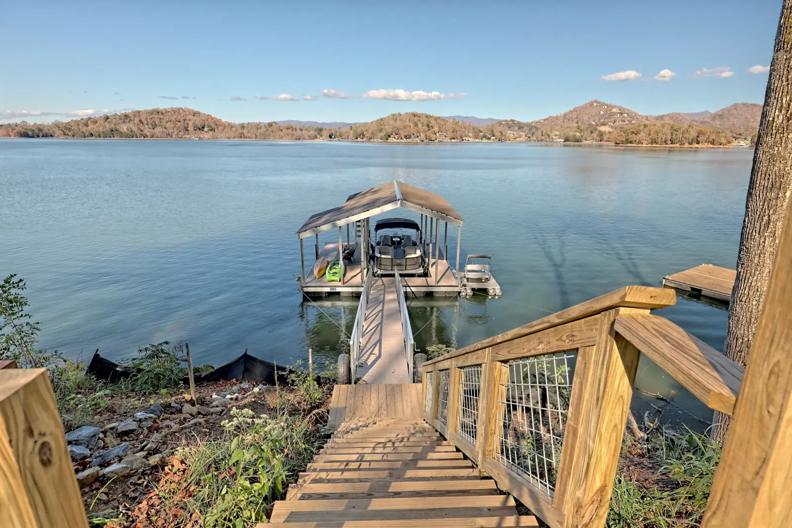 Lake Edge - Timberlake Custom Homes